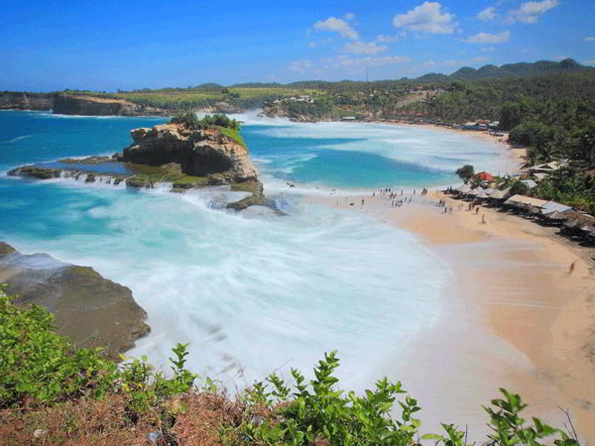 Pantai Klayar Pacitan: Batu Karang Raksasa hingga Seruling Laut Alami ...